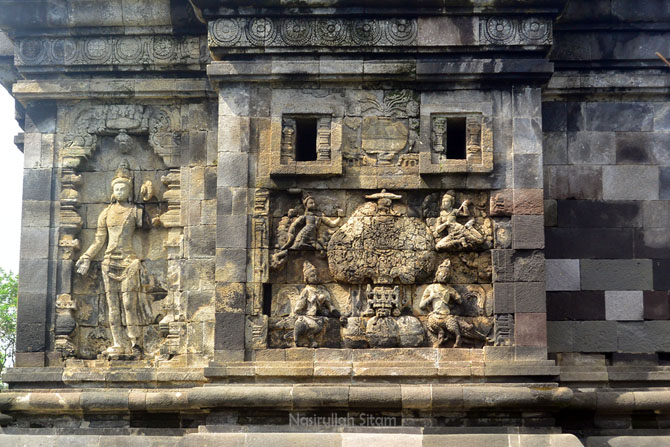 Pertama Kali Singgah di Candi Pawon - Nasirullah Sitam