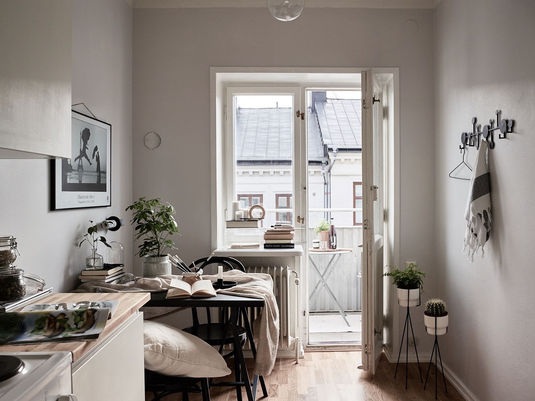 découvrir l'endroit du décor : PETIT ESPACE RÉUSSI