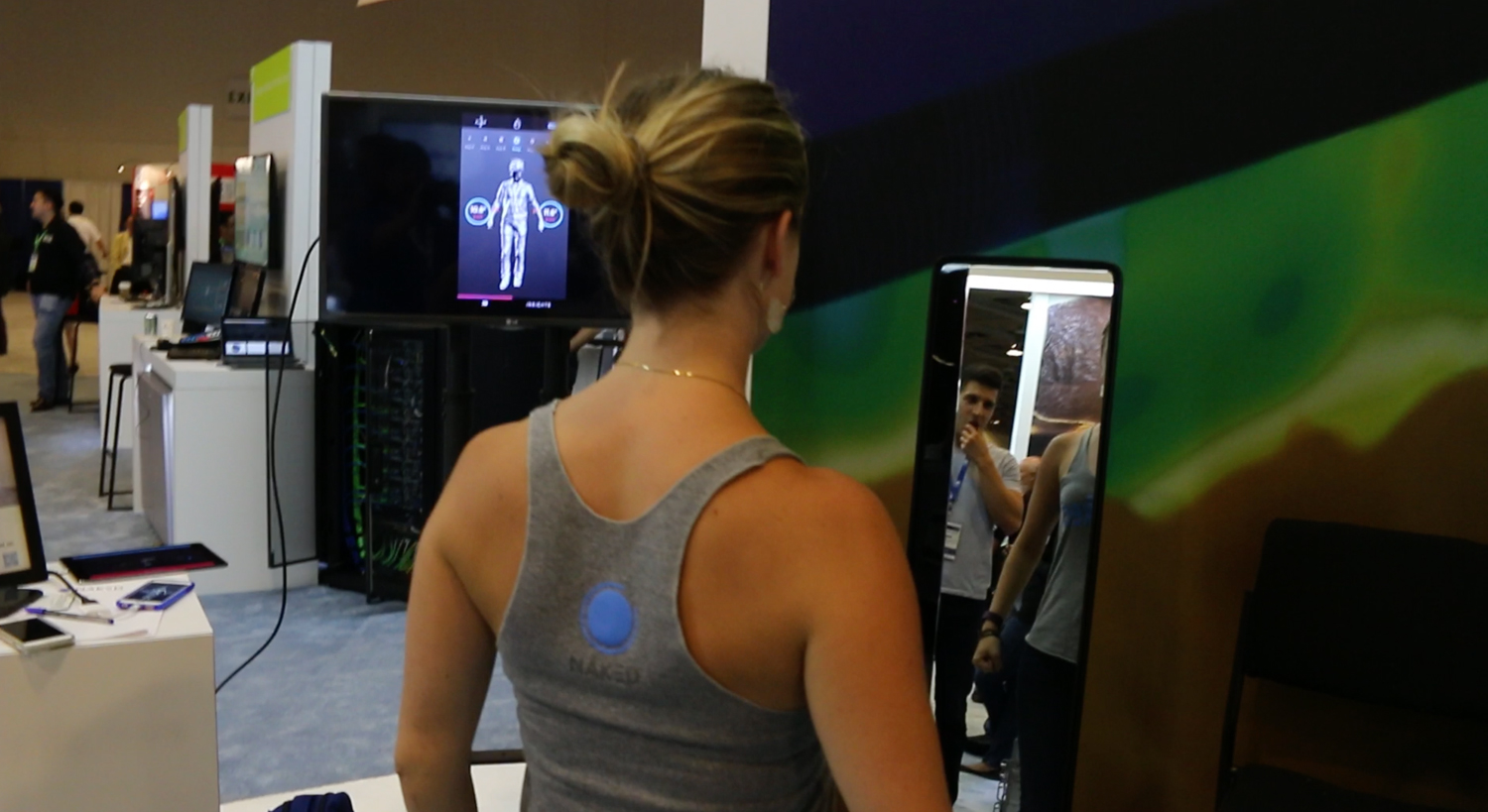 Naked 3D Mirror Scans Your Body for Fitness Progress | Mono-live