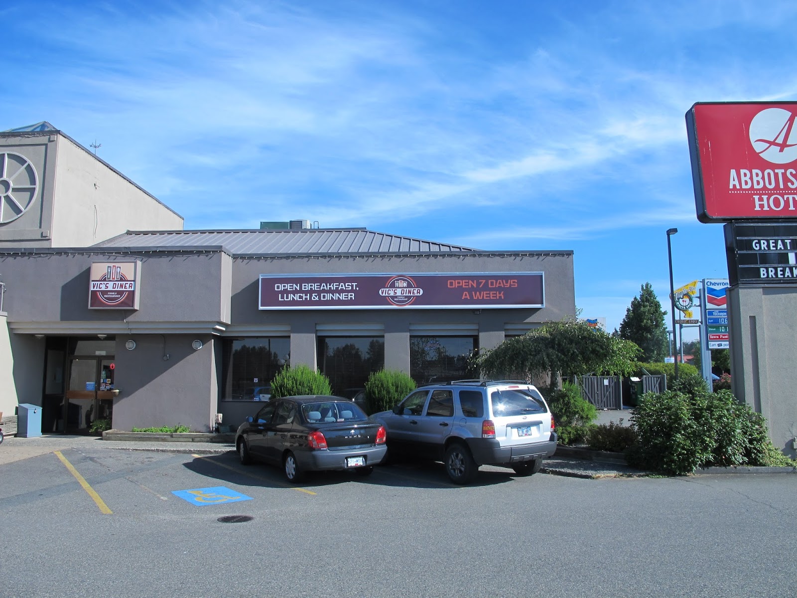 jlopezmb: Vic’s Diner in Abbotsford