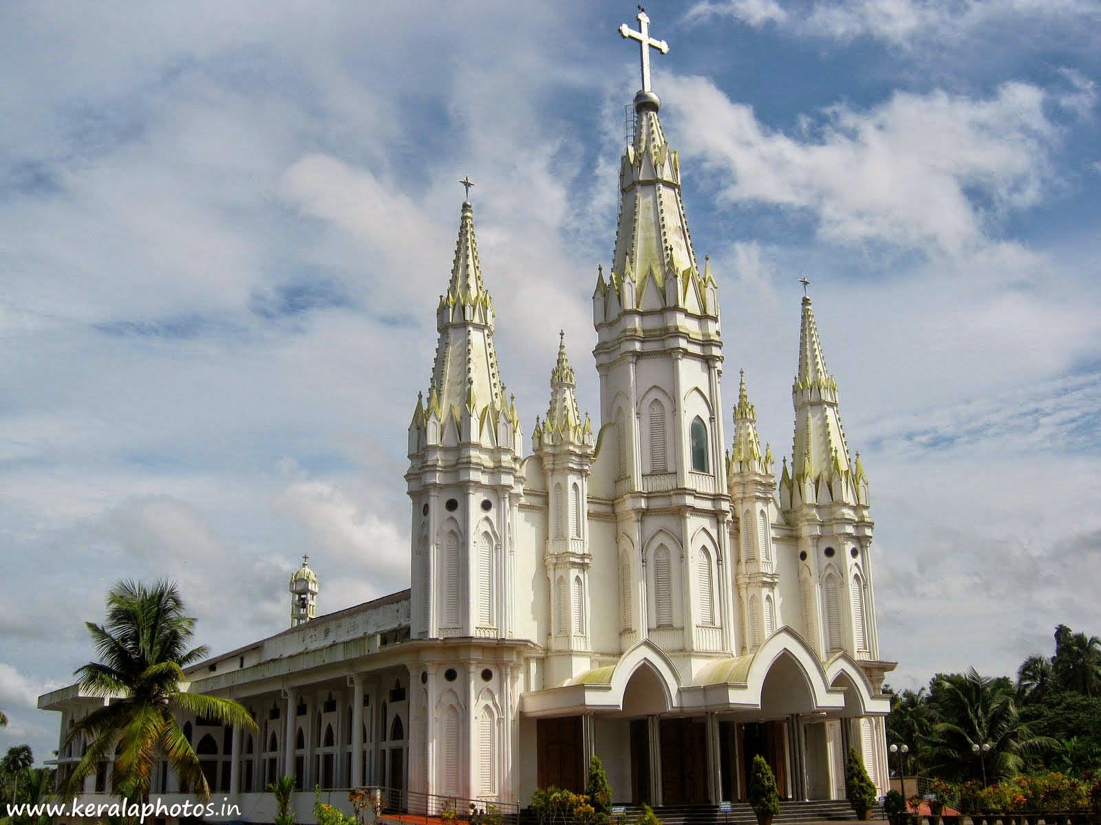 Kerala Tourism: Catholic church in Kerala