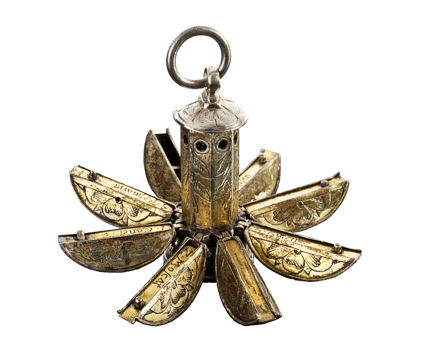 (un)intentional contemporary art in Transylvania: Pomanders and perfumes