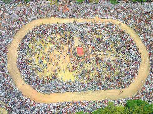 Ringan during Pandharpur Yatra – Horses Running and Gol Ringan Formed ...