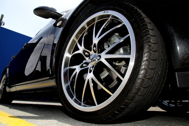 Cool Custom Rims: 2012 Opel Insignia Wagon rolling 20" Osaka Hornet Wheels