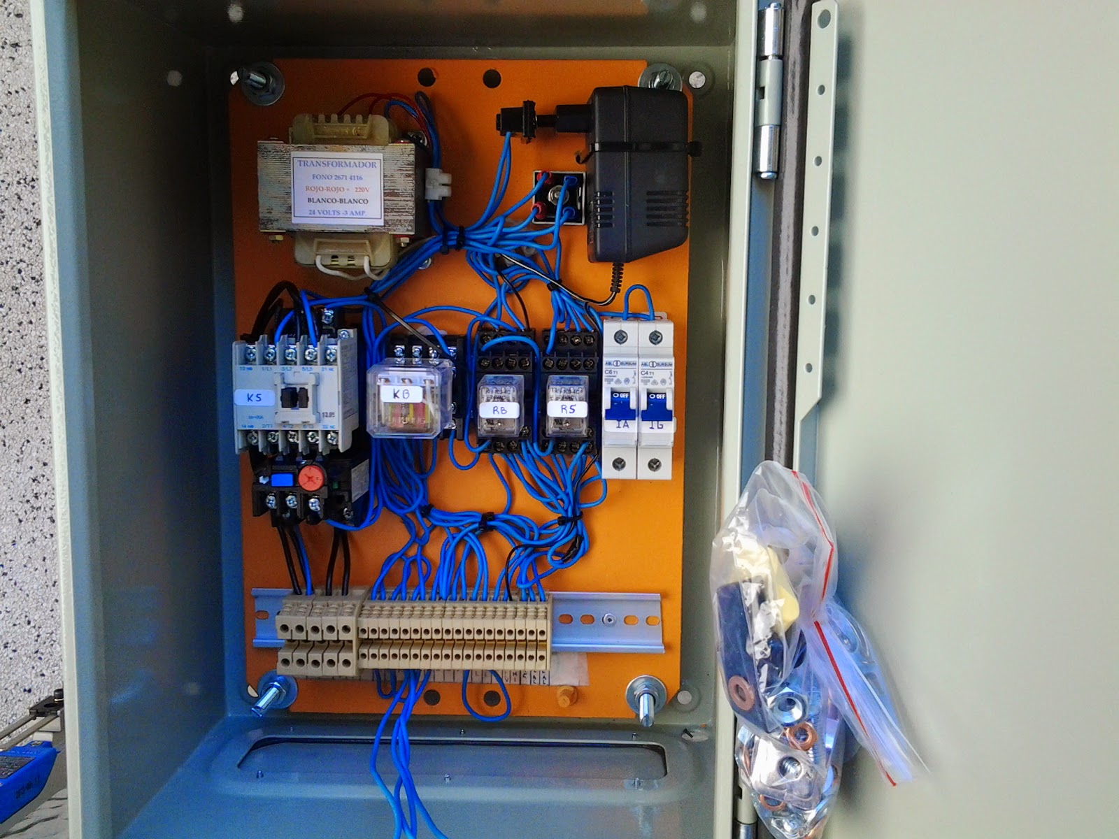 CONTROLES Y AUTOMATIZACIÓN: LOGICA CABLEADA