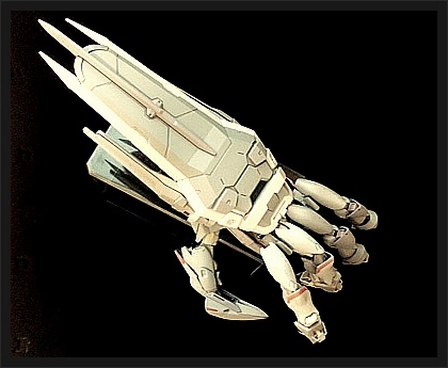 Custom Build: MG 1/100 Gundam Astray Red Frame + Giant Hand