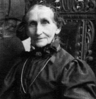 TheAncestorFiles: The Tanner Family Daguerreotype: Woman at Right