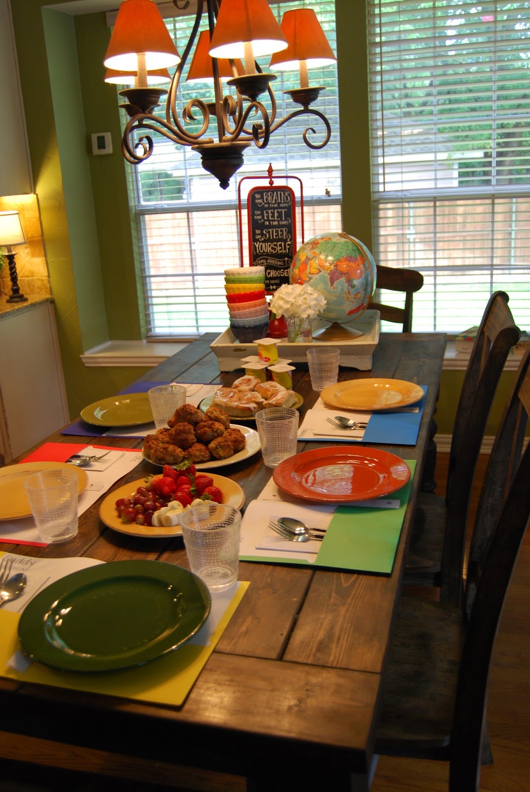 Momfessionals: Back to School Brinner