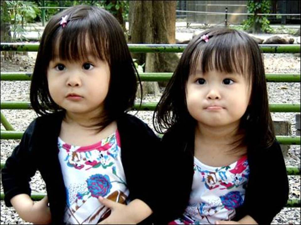 Blog Snaps: Cute and the most identical Twins of the world