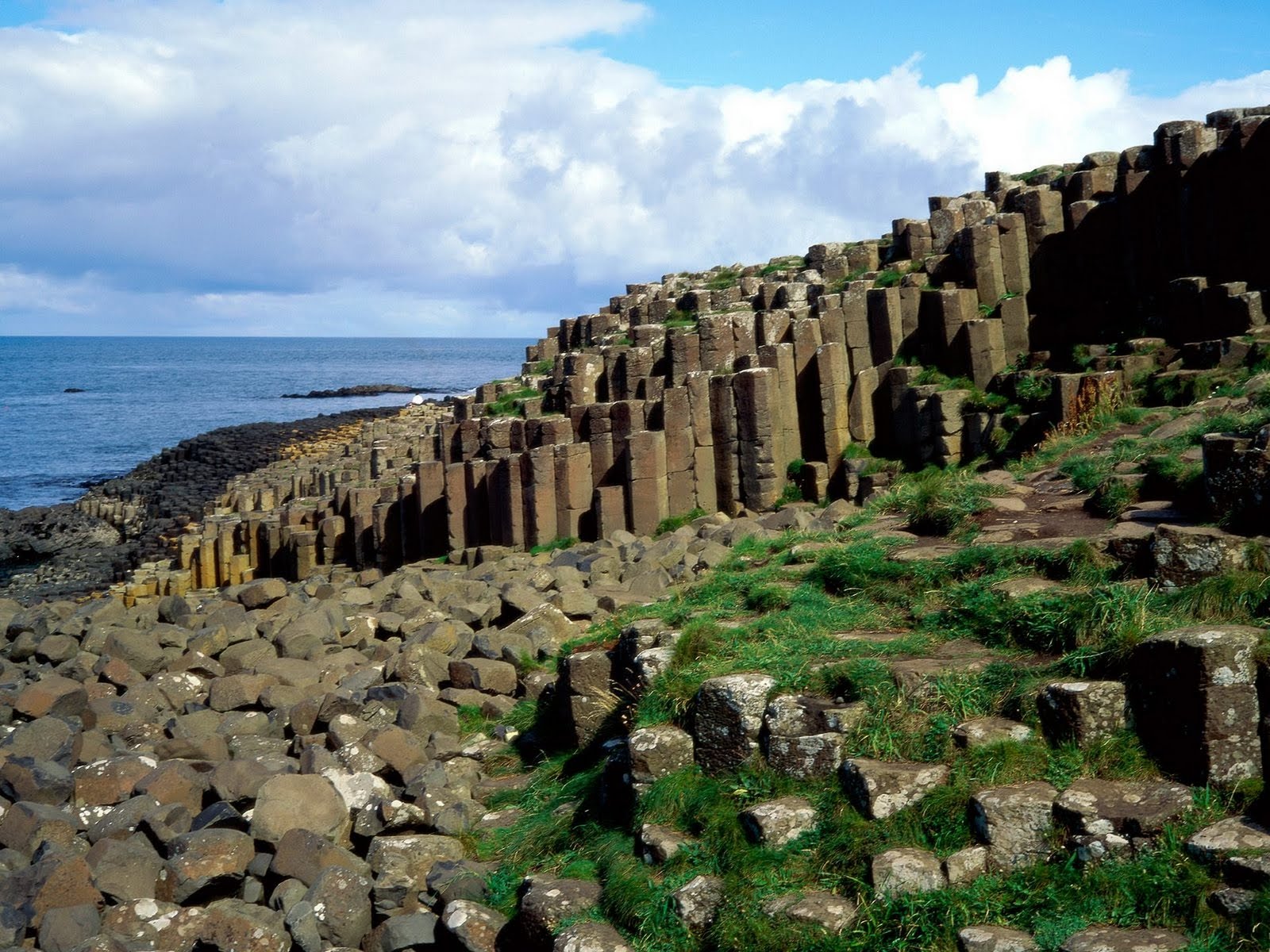 The Giants' Causeway Northern Ireland | Travel And Tourism
