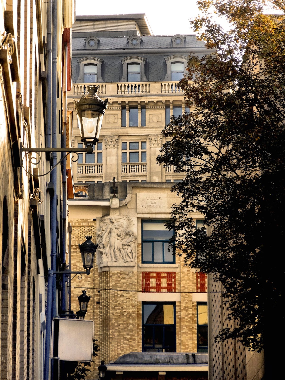 The estetic of senses!: C'est arrivé rue de la Porte rouge, sous un ...