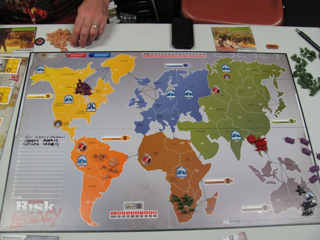 Up the vacuum thingy: Risk Legacy - Session Report - Game 4 (no spoilers)