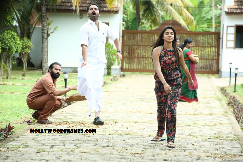Sathyan Anthikad's 'Pranayakadha' in theatres.... - Mollywood Frames ...