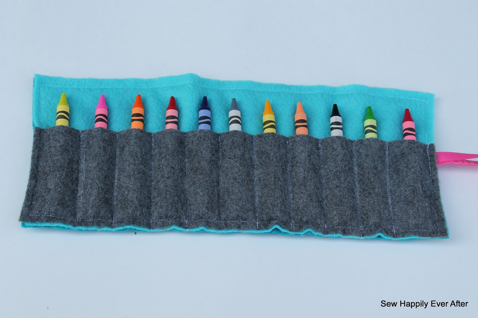 Sew Happily Ever After: FREE Crayon Roll Tutorial