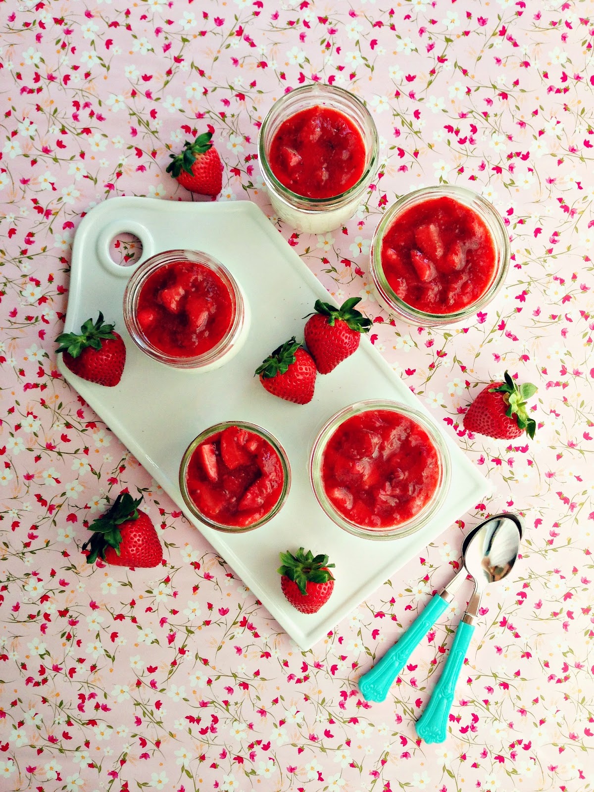 sweetsugarbean: Vanilla Panna Cotta with Strawberry-Lavender Compote