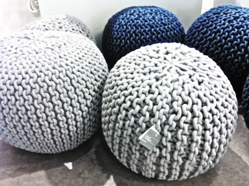 Nordisk interiør inspirasjon: Fine strikke puffer