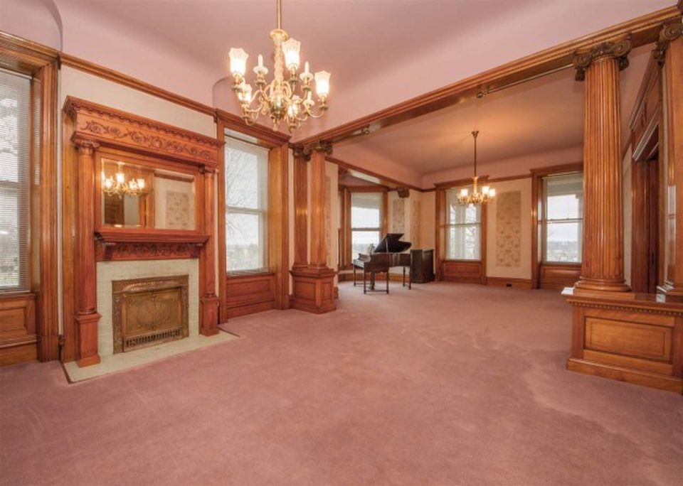 Sweet House Dreams: 1877 Italianate Mansion in Davenport, Iowa