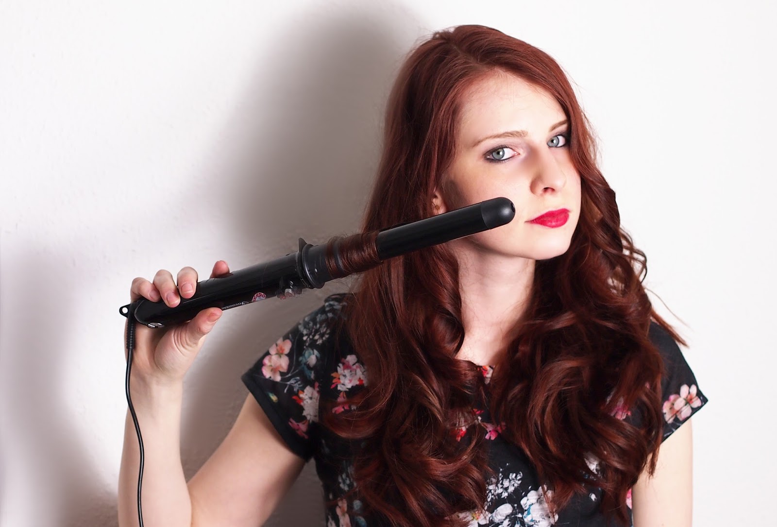 Locken mit dem Automatischen Lockenstab "Ruby" von Irresistible Me ...