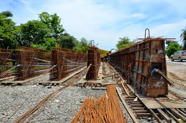 Construction of a new bridge at Dambai, Penampang, Sabah: May 2014