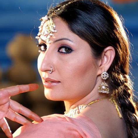 Saima Khan - High Quality Wallpapers