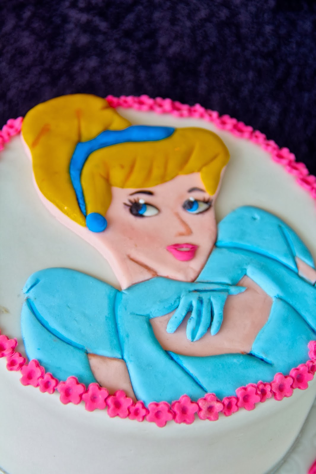 Ema's Creation: Princess Cinderella cake