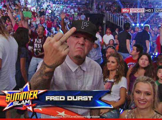 Fred Durst | celebrities giving the finger!