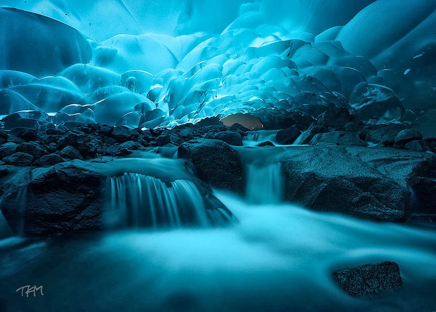 Mendenhall Ice Caves, Juneau, Alaska | Photo Sharing World