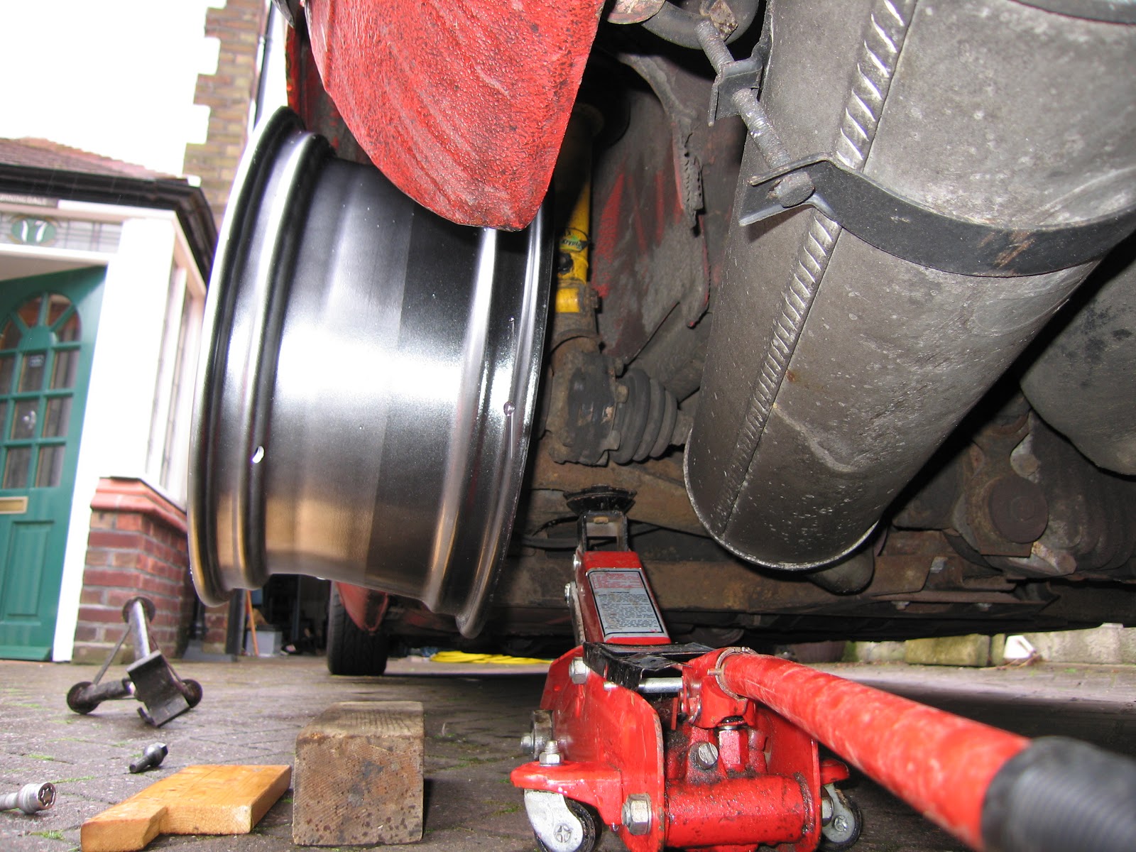 Beemer Lab: E21 316: Fatter Wheels - 16x8/9J staggered BBS RS Split-Rim ...