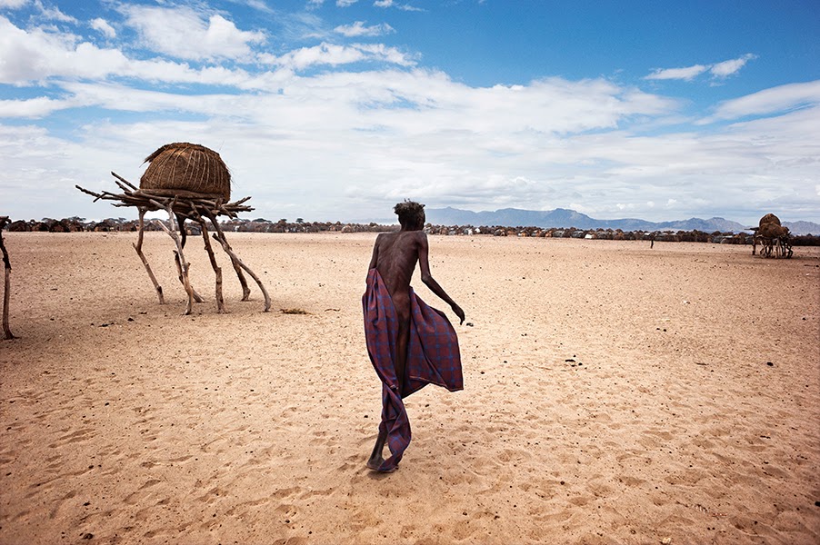OLTRE IL MURO: ARTE e FOTOGRAFIA: ALESSANDRO GRASSANI | PHOTOGRAPHER