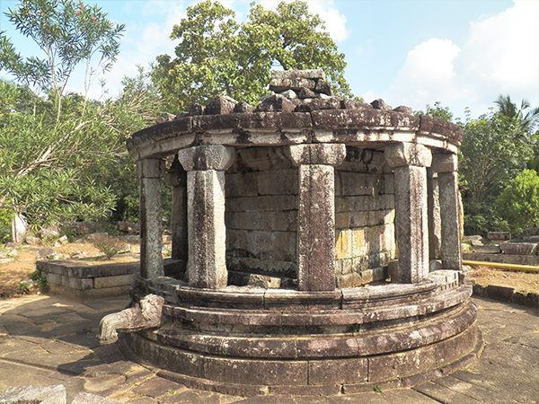 Tamilnadu Tourism: Chirakkara Mahavishnu Temple, Malaicode, Kanyakumari