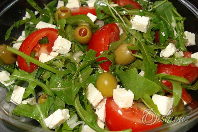 Dishious: Salata de rucola cu branza de bivolita