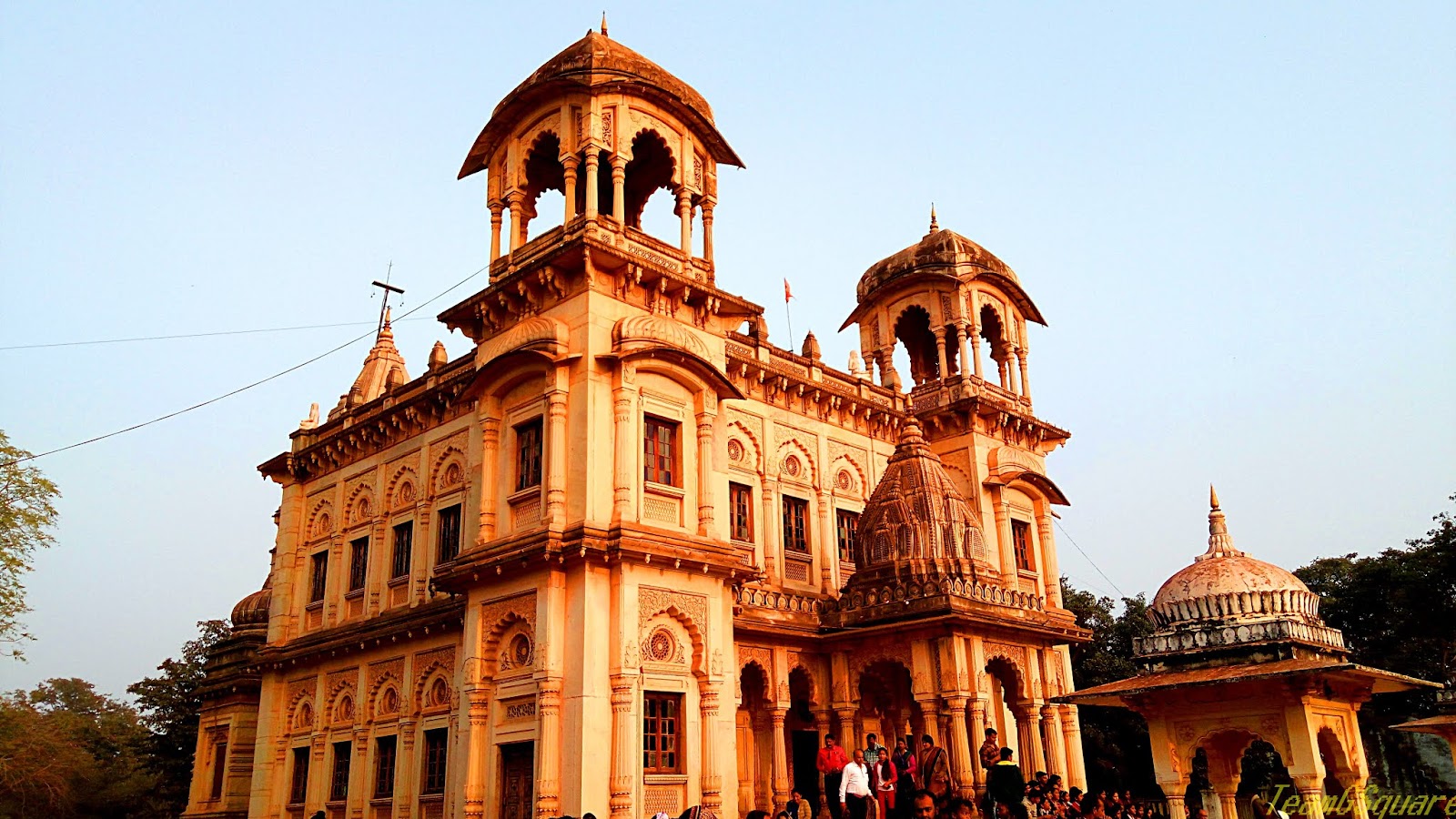 Team G Square: MP DIaries: Chhatris of Shivpuri, A 20th century Wonder