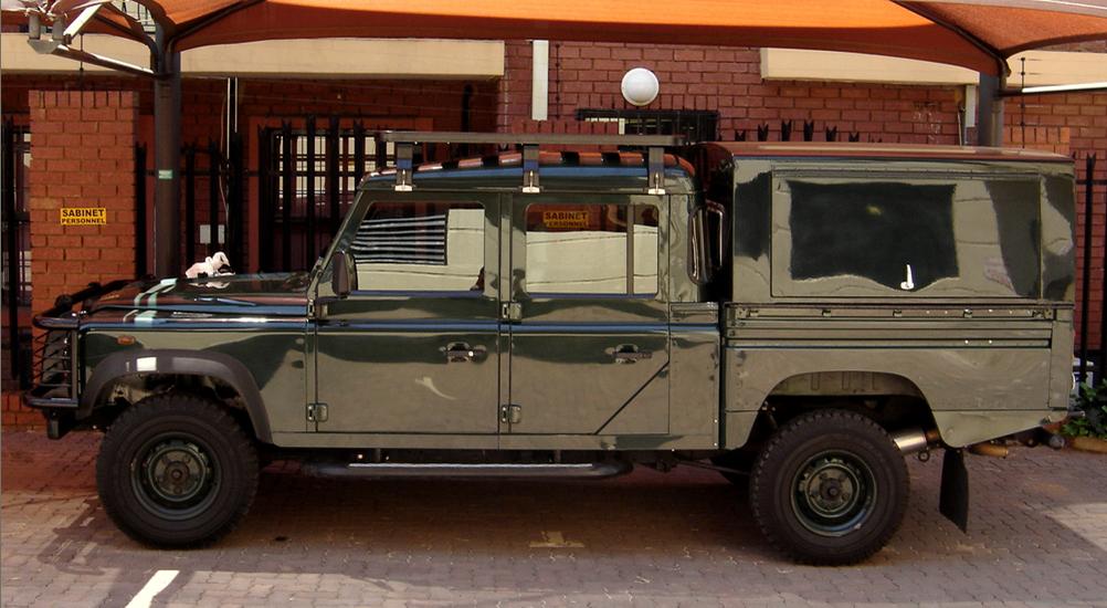 Oturgaçlı Götürgeçler: Land Rover Defender 130 High Capacity Double Cab ...
