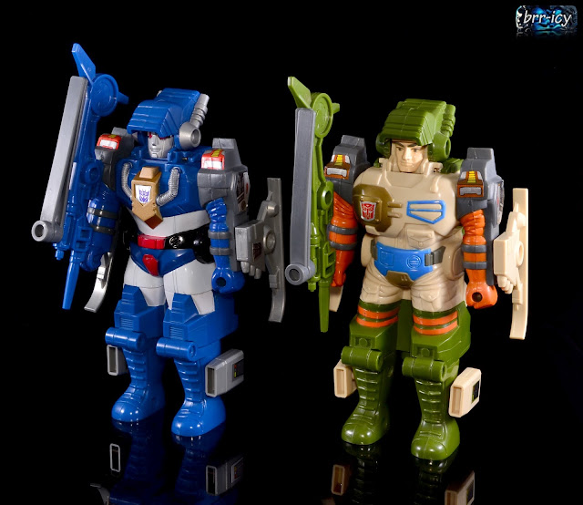 Brr-icy's Transformers Reviews: Black Shadow and Blue Bacchus Comparison