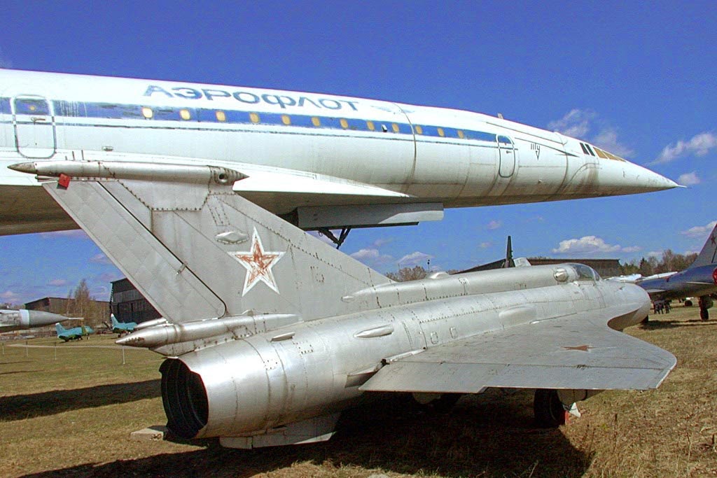 nhungdoicanh: Mikoyan-Gurevich MiG-21I (A-144) Analog