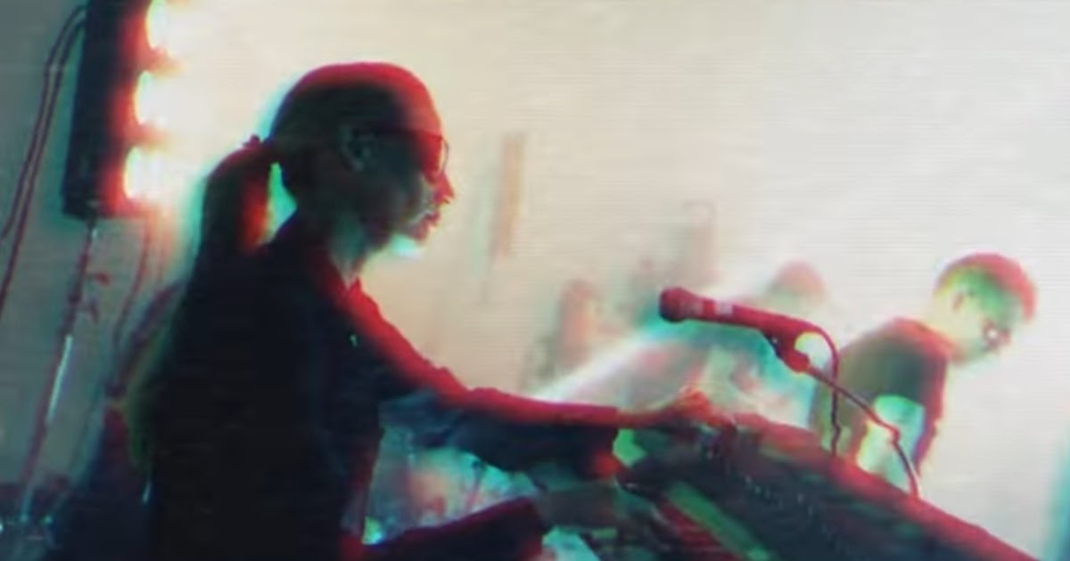 Moby & The Void Pacific Choir- Hey!Hey! (Performance Version)