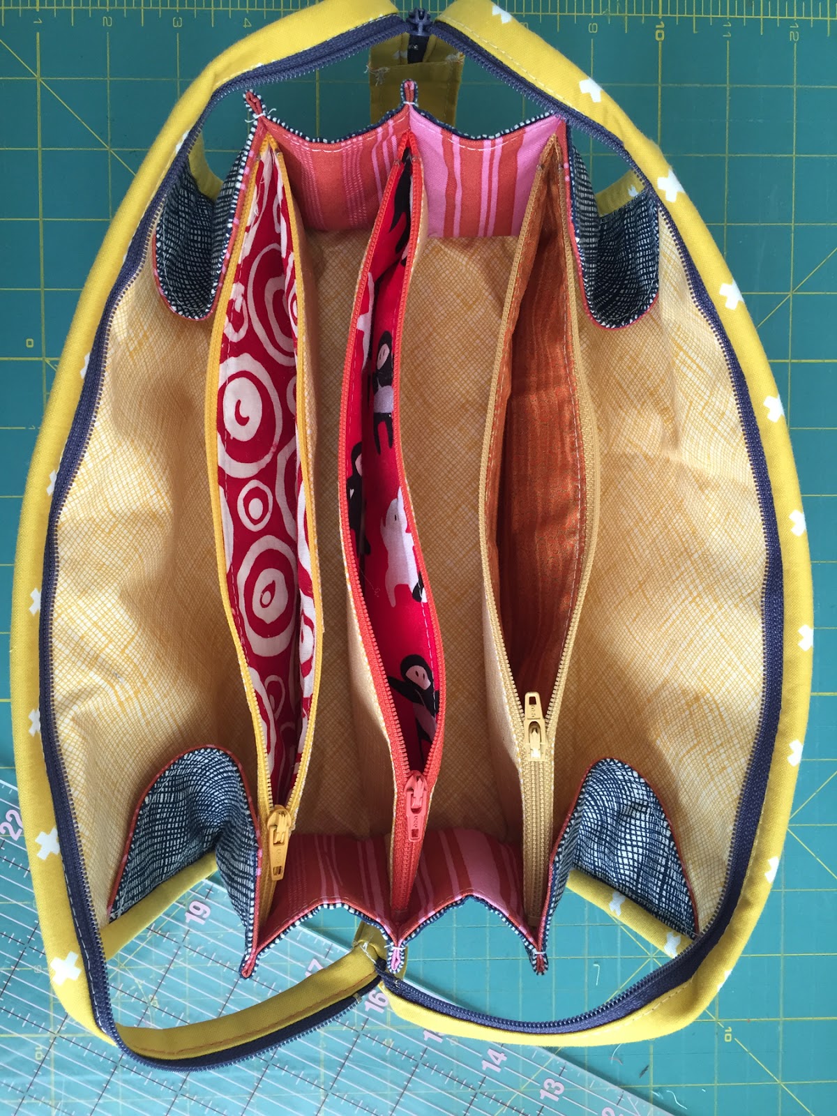 hot pink quilts: A Sew-Together Bag (The First? The Last?)