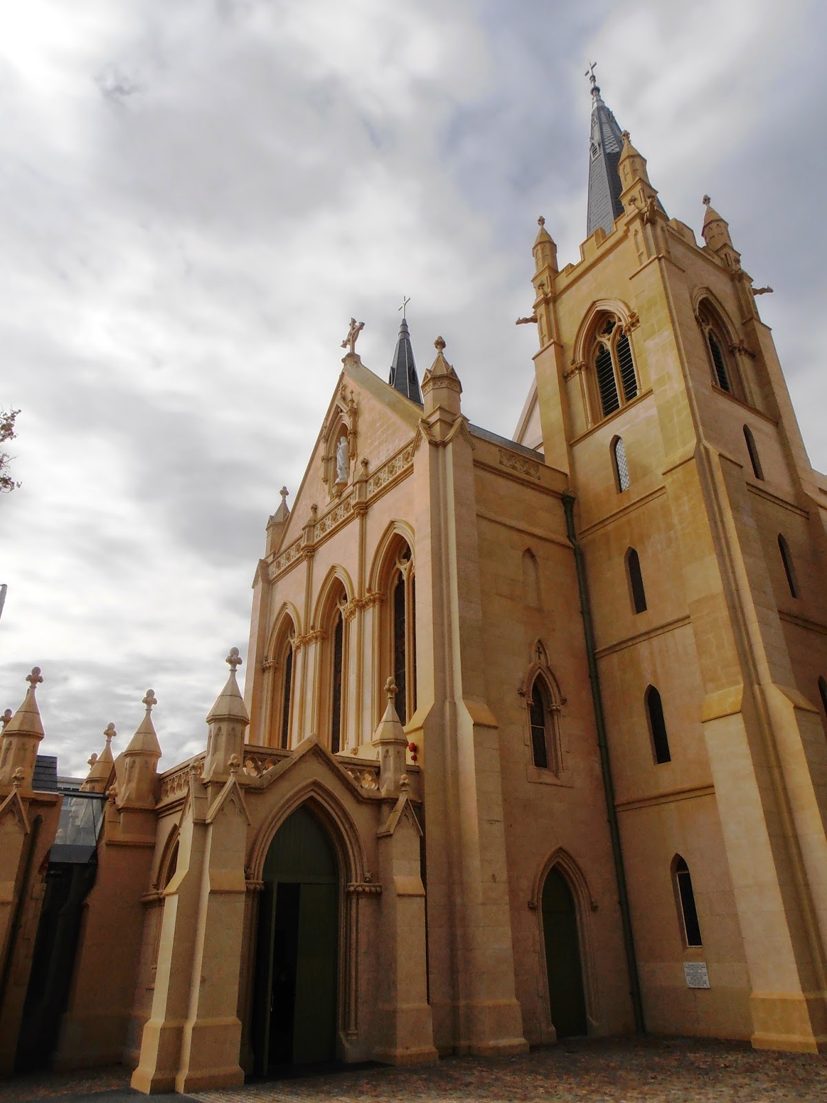 The Clarke's Aussie Adventure: 14 June 2013 - Advent Park, Maida Vale ...