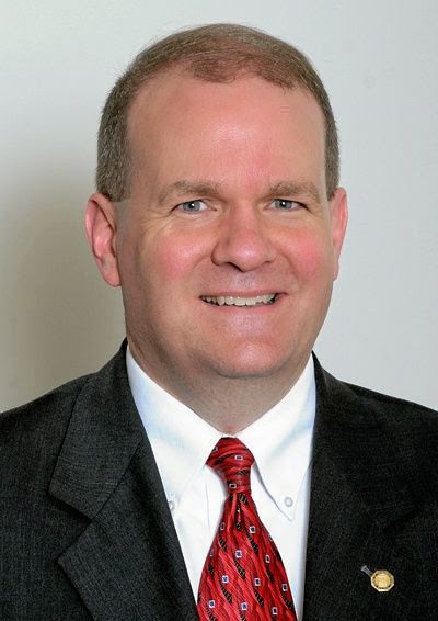 Kelly Smale's Instagram, Twitter & Facebook on IDCrawl