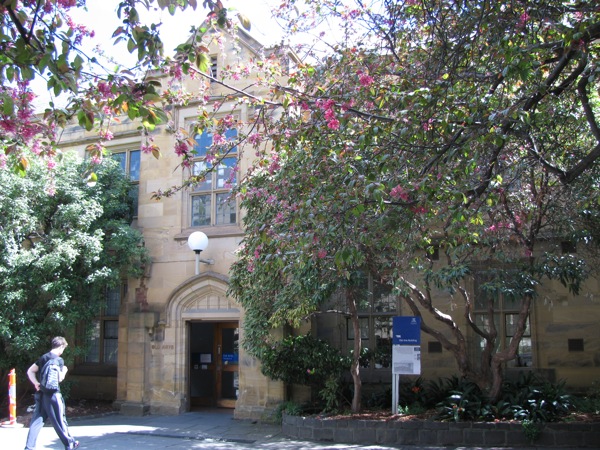 Green Gourmet Giraffe: The University of Melbourne - historic buildings ...