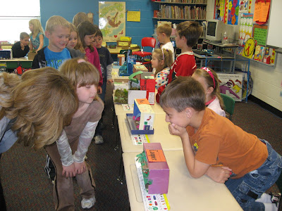 First Grade Fun: Diorama Day