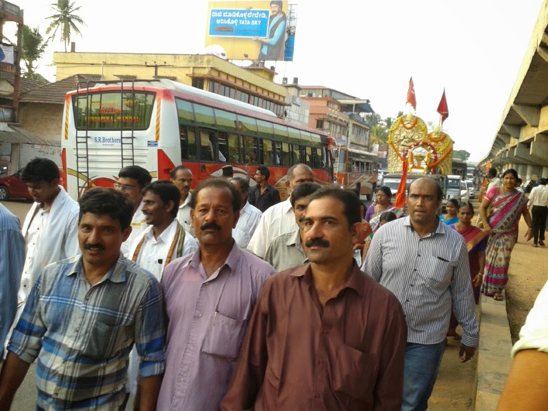 NANDANESHWARA TEMPLE PANAMBUR: KANTHERI DHOOMAVATHI DAIVA