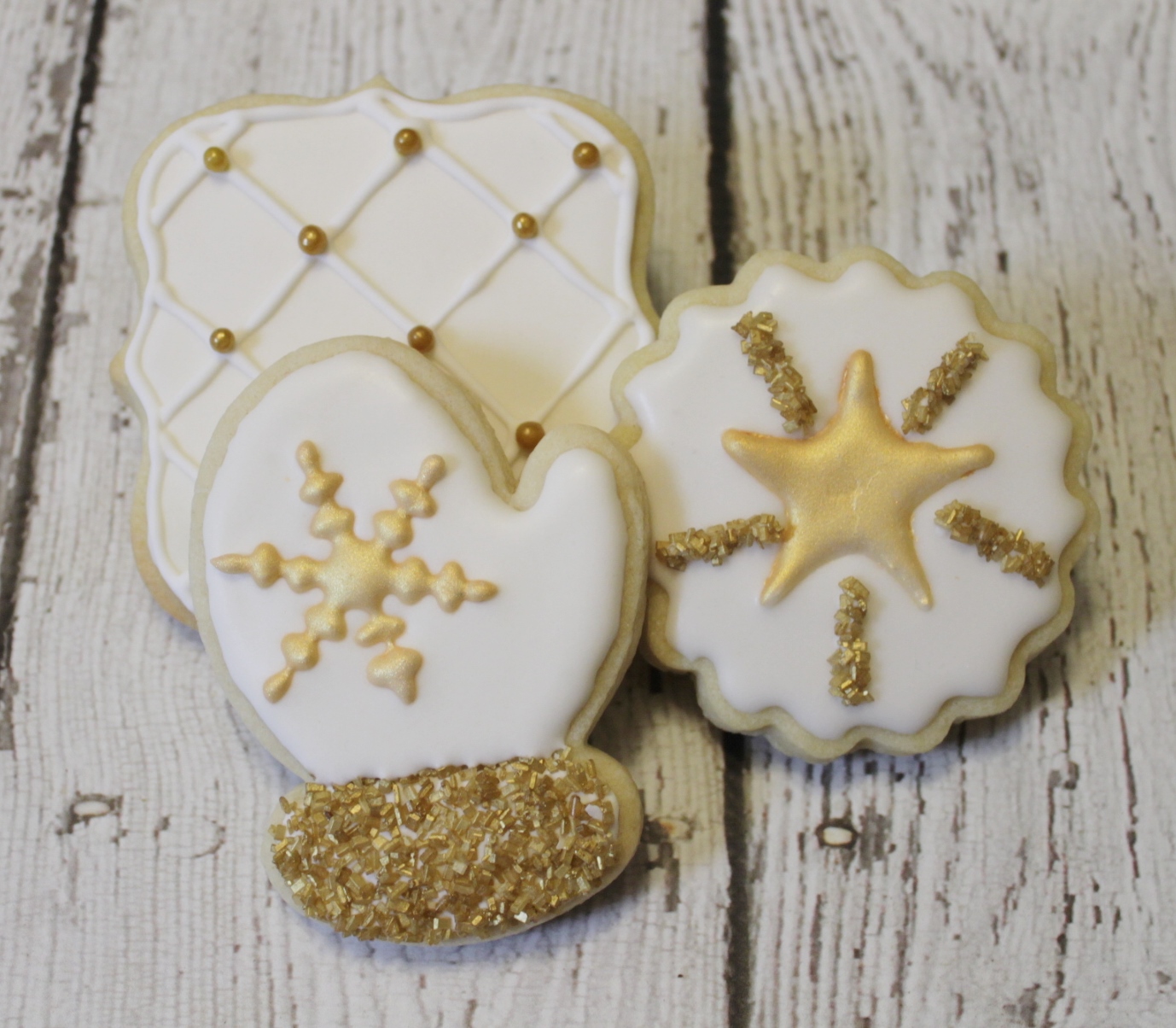 DeMoss Designs: White and Gold Christmas Cookies
