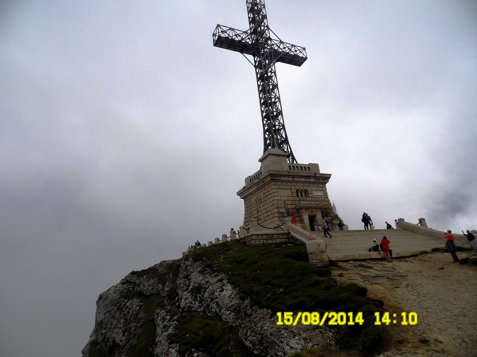 rulotistul-hoinar.blogspot.com: Crucea Caraiman-Muntii Bucegi