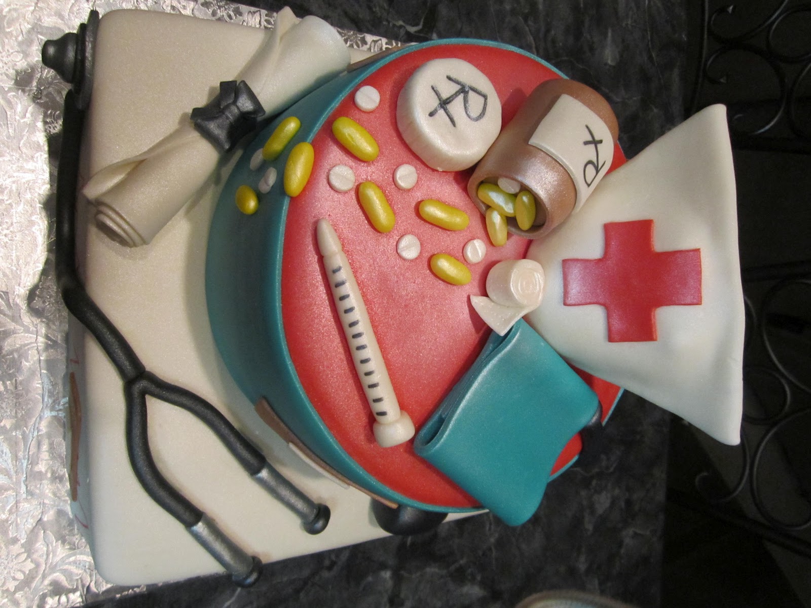 MyMoniCakes: Nurse Cake / Nursing Graduate Cake
