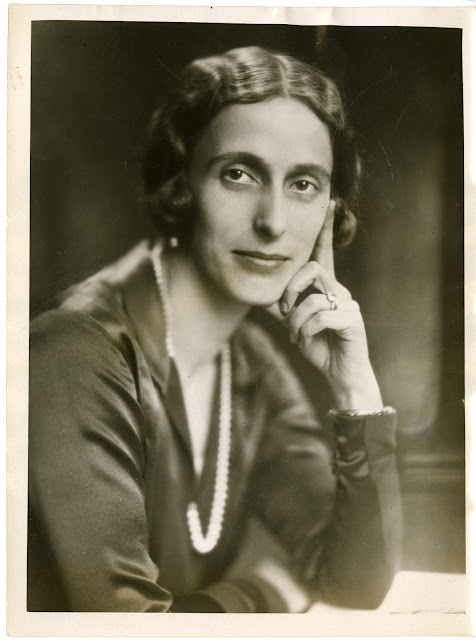 Queen Louise of Sweden: The Democratic Queen