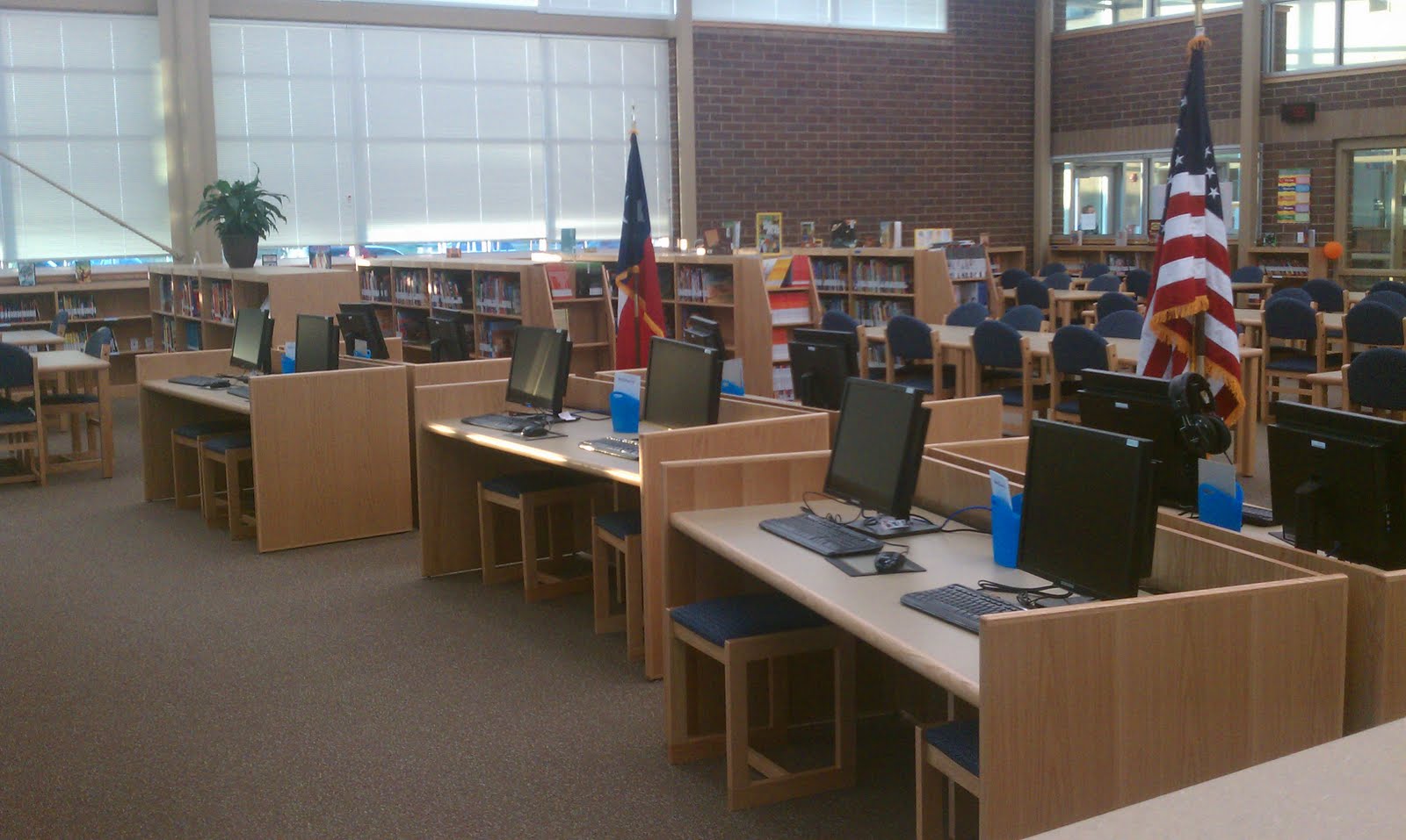 Creedmoor Elementary Library: Welcome!