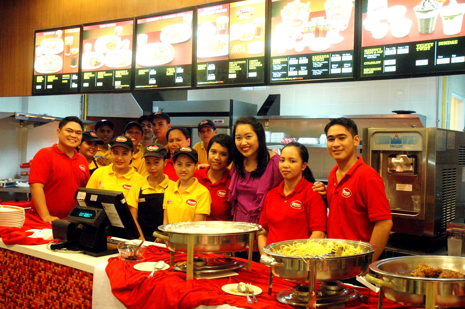 DUDE FOR FOOD: Food News: Manang's Chicken Opens in Visayas Avenue