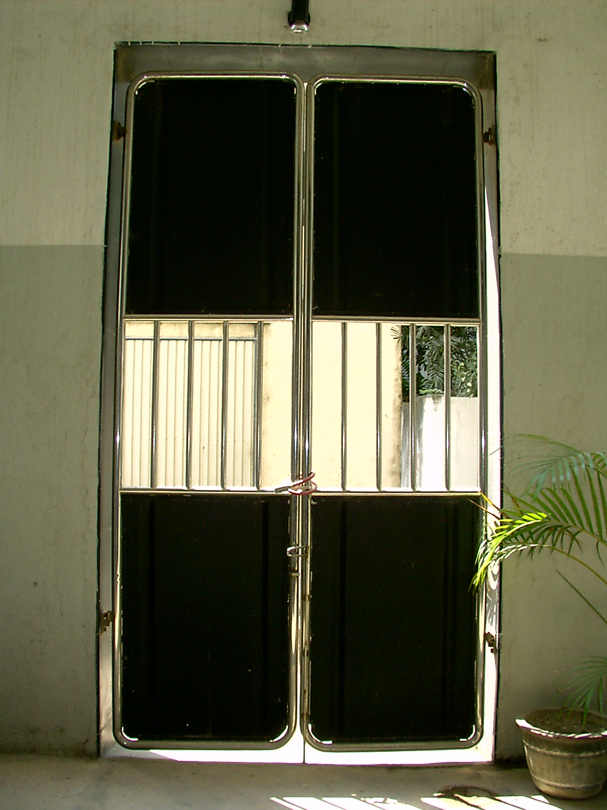 TMR Stainless Steel Fabricators: Gates & grill works