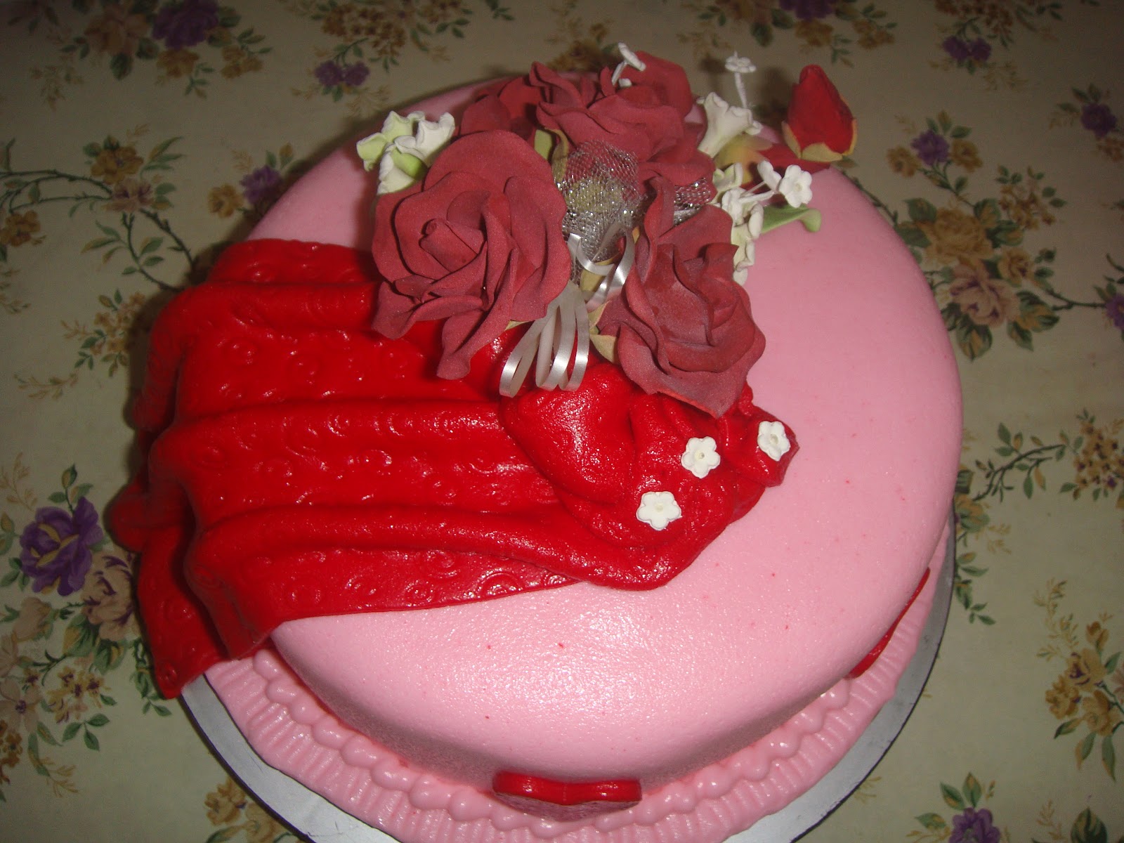 Selamat Datang ke Alya's Homemade Cakes House: Kek kahwin tema merah ...